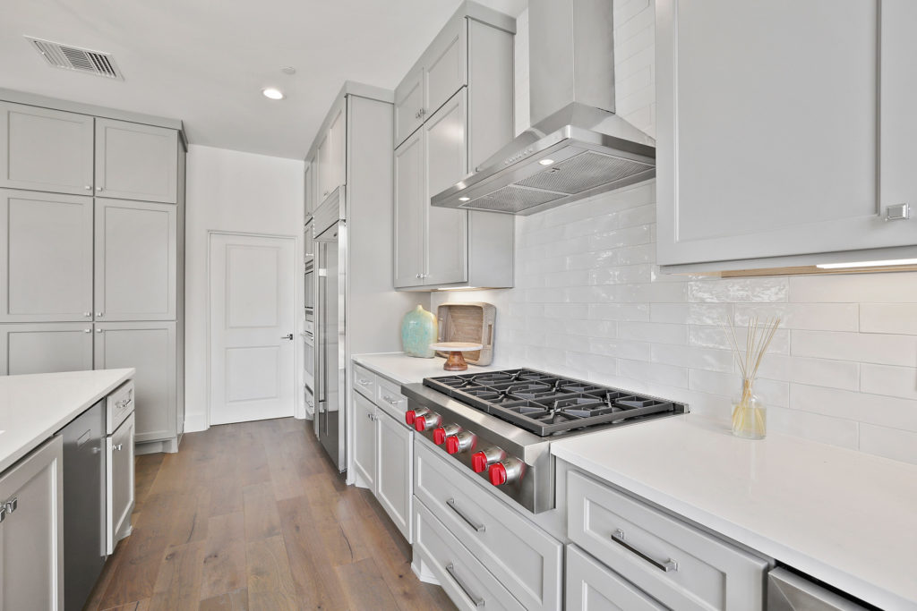 Luxury Country Club Condos - Deluxe Amenities and Features