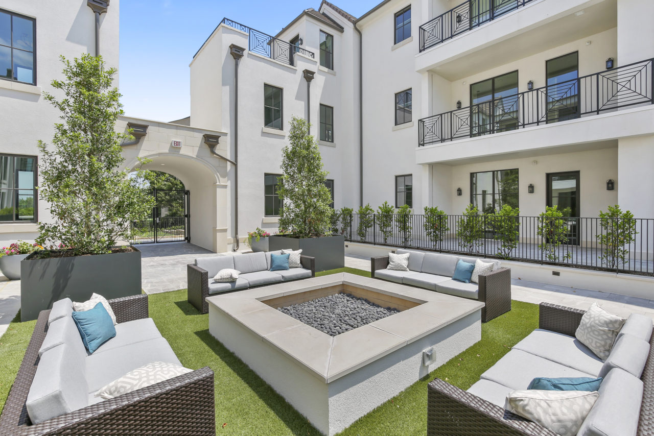 Luxury Country Club Condos - Deluxe Amenities and Features