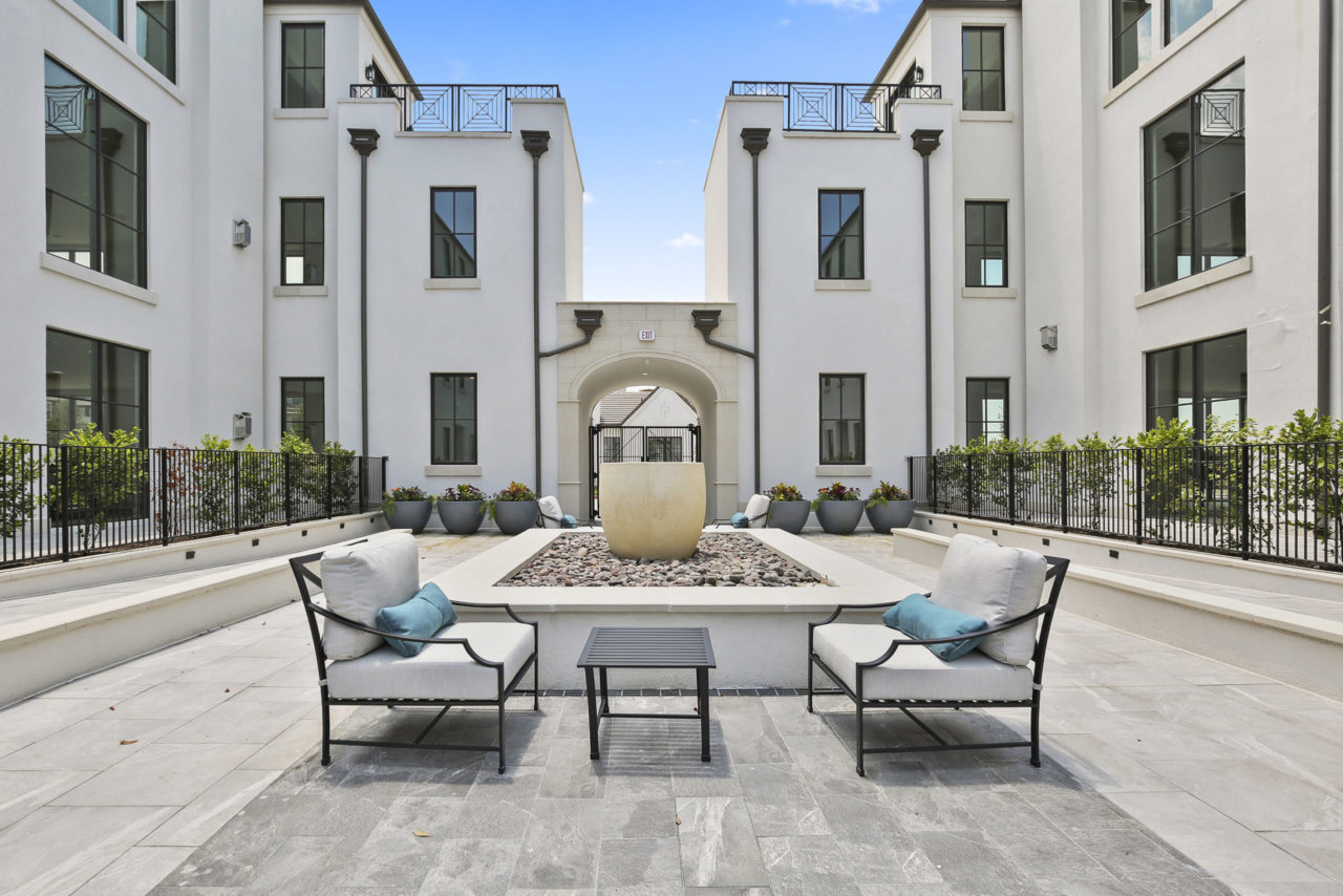Luxury Country Club Condos - Deluxe Amenities and Features